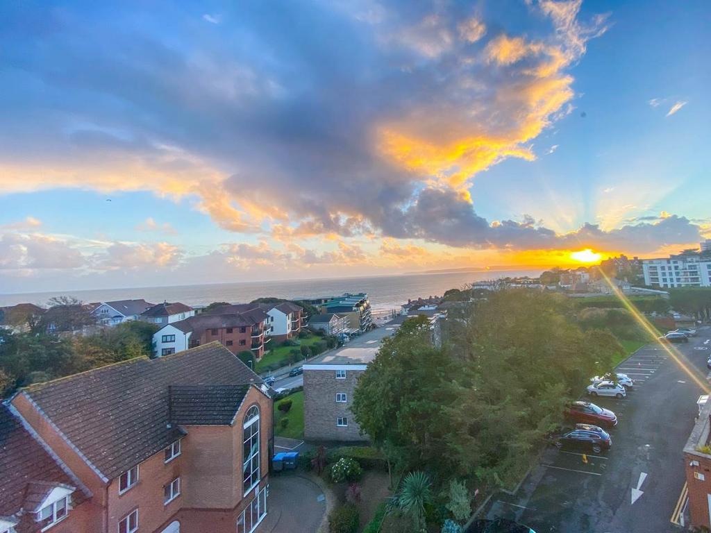 Burlington Mansions, Boscombe Spa... 2 bed apartment - £995 pcm (£230 pw)