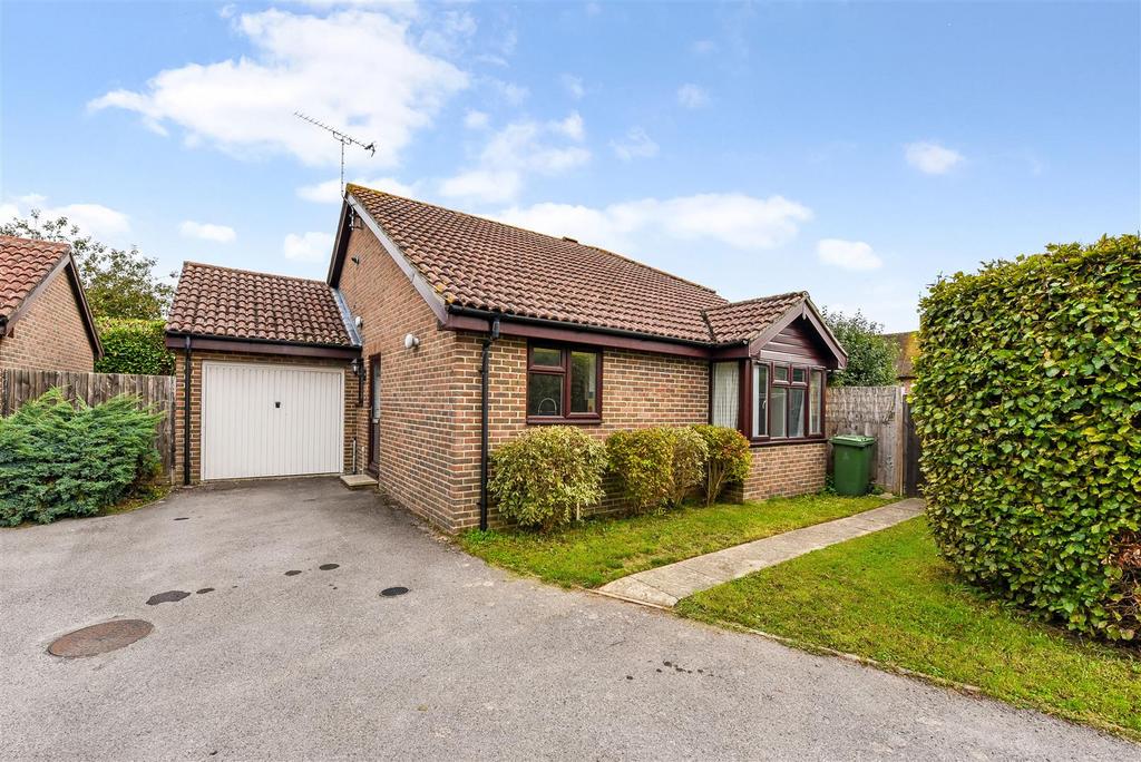 Oaks Close, Westergate 3 bed detached bungalow - £400,000
