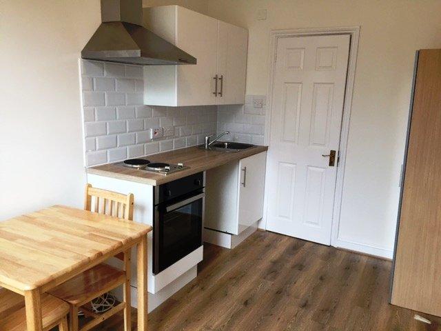 Manstone Road, Kilburn NW2 Studio - £867 pcm (£200 pw)