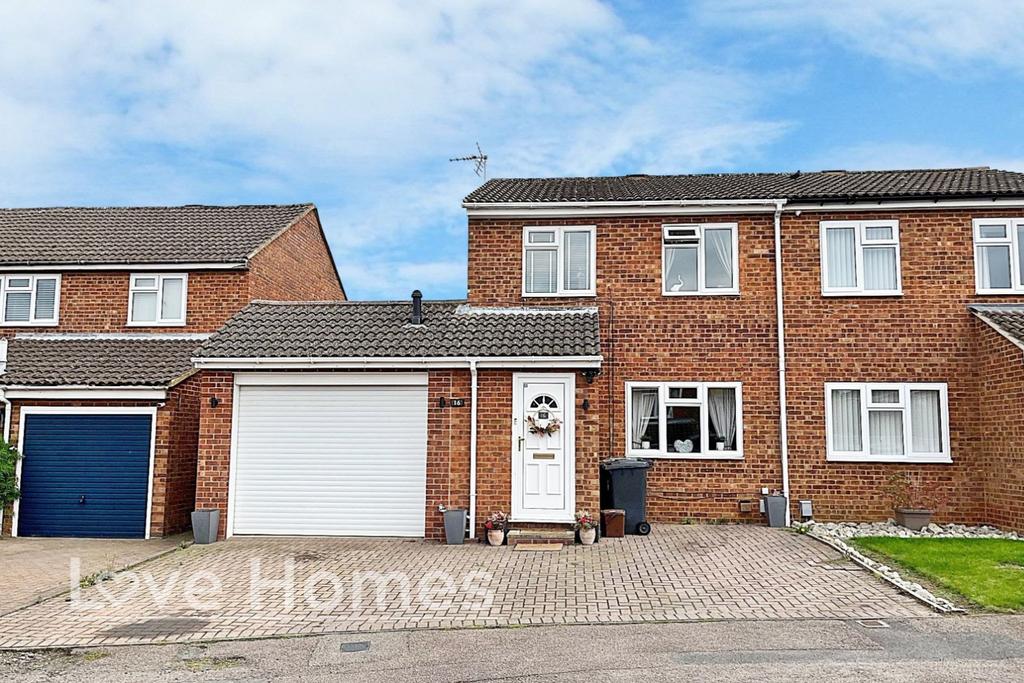 Hawk Close, Flitwick 3 bed semi-detached house - £399,995