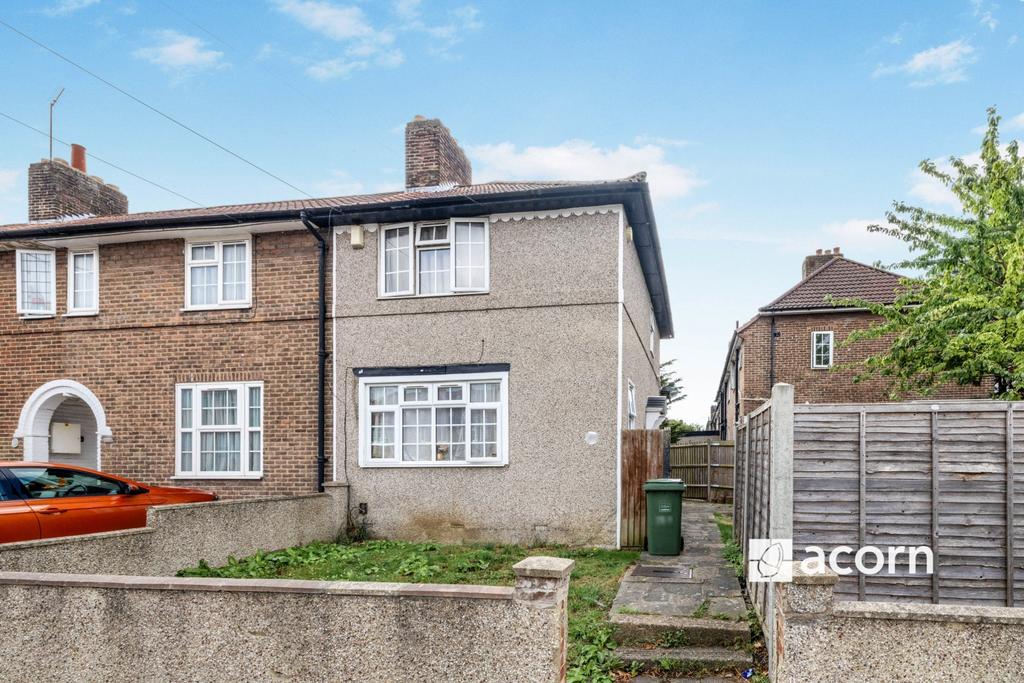 Reigate Road Bromley BR1 3 bed end of terrace house - £2,150 pcm (£496 pw)