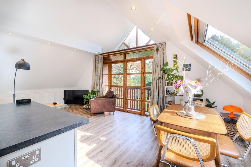Valley Road, London SW16 2 bed apartment - £425,000