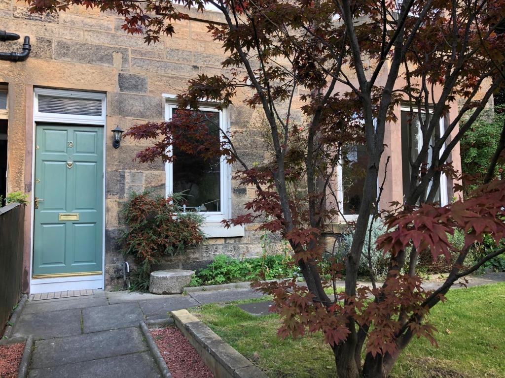 Primrose Terrace, Shandon, Edinburgh... 3 bed duplex - £2,150 pcm (£496 pw)