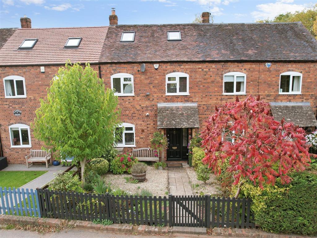 Hurcott Village, Kidderminster 3 bed cottage - £439,950