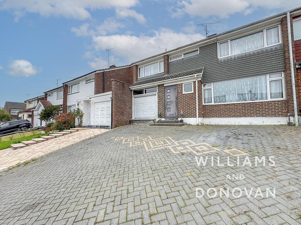 Sunnyfield Gardens, Hockley 4 bed semi-detached house - £400,000
