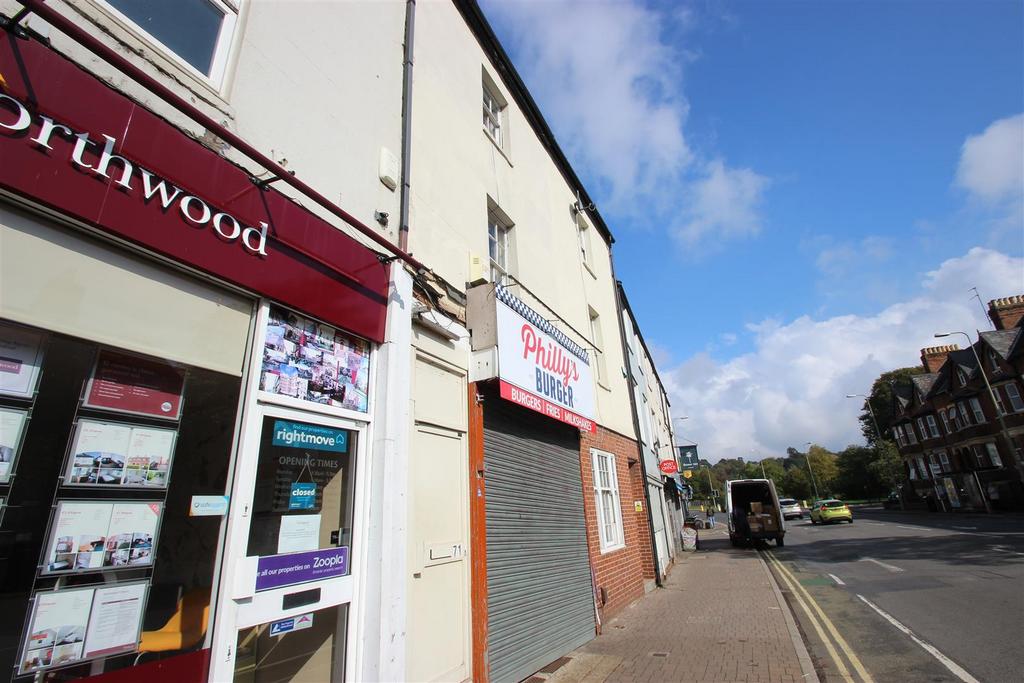 St. Clements Street 3 bed flat - £2,315 pcm (£534 pw)