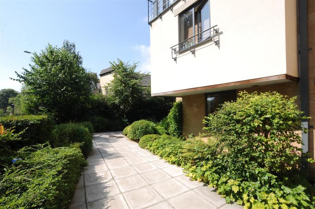 Park View Marston Road Oxford 2 bed flat - £1,890 pcm (£436 pw)