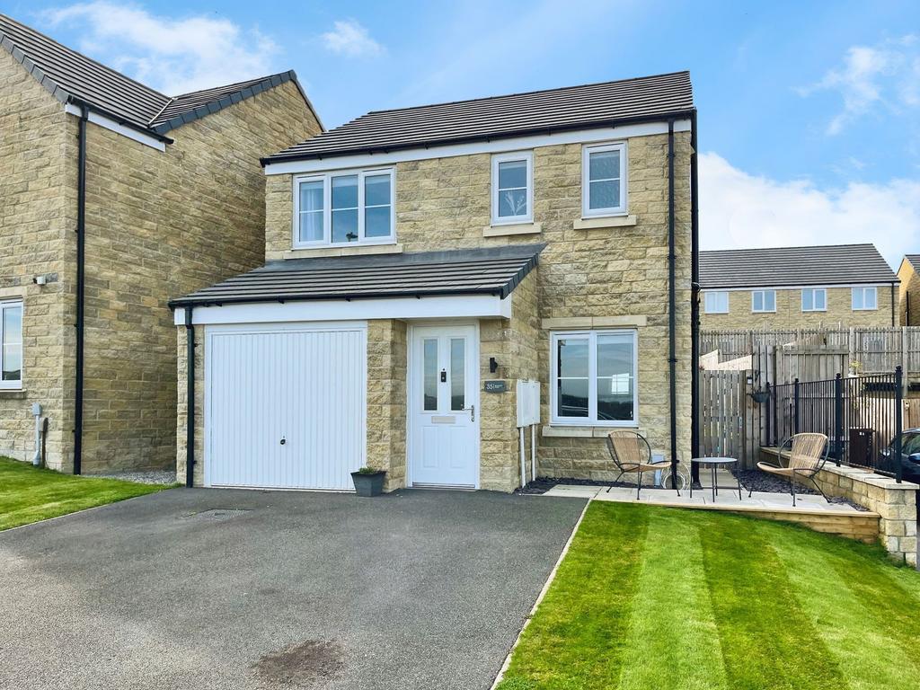 Buckworth Road, Oakworth, Keighley... 3 bed detached house - £264,950