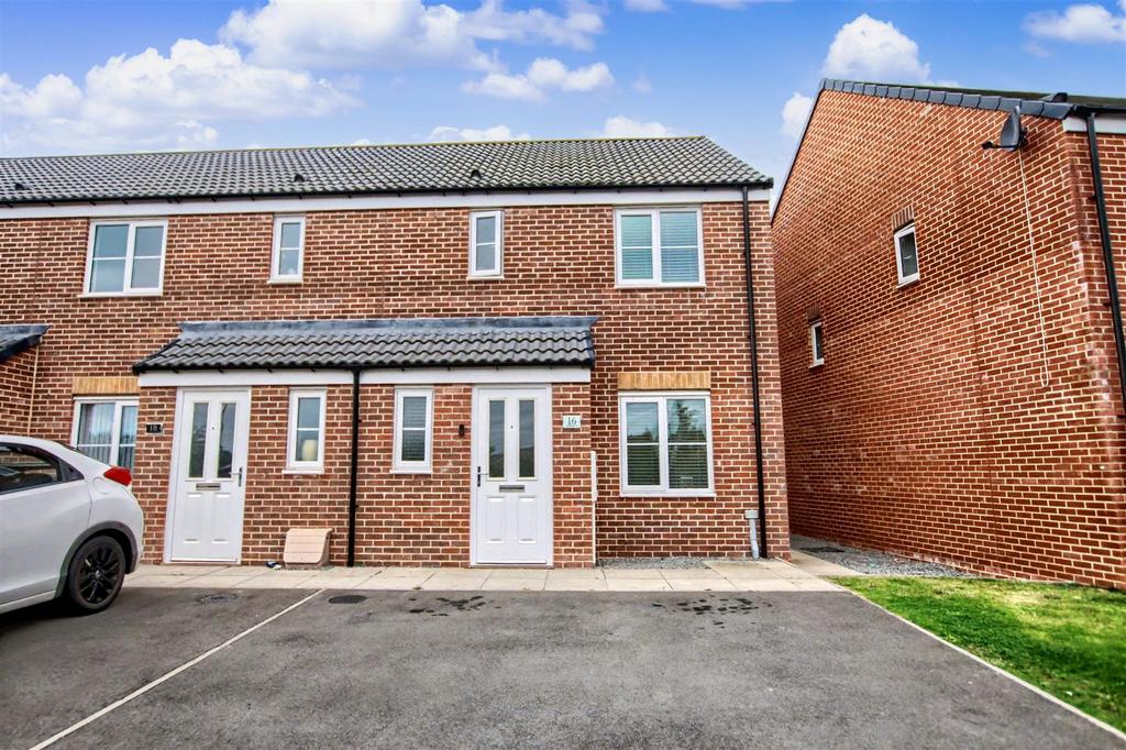 Alauna Road, Ingleby Barwick 3 bed end of terrace house - £178,995