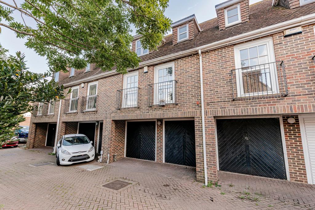 Ospringe Street, Faversham, ME13 1 bed terraced house for sale - £215,000