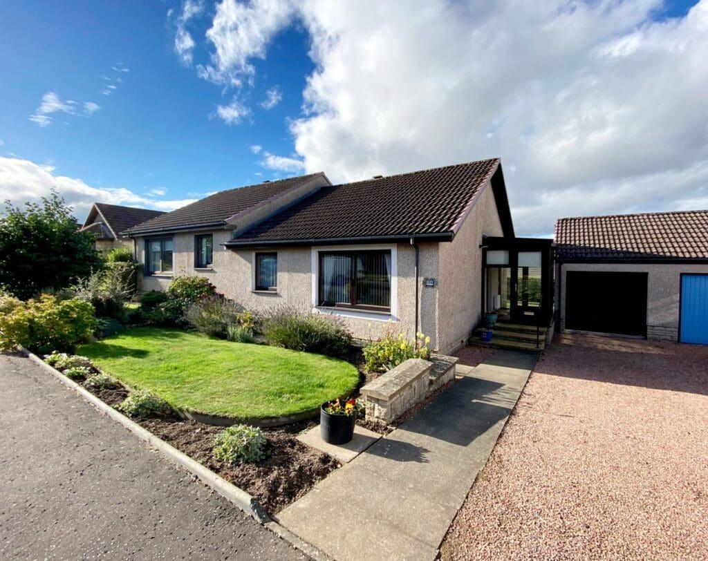 Robertson Road, Cupar KY15 2 bed semi-detached bungalow - £205,000