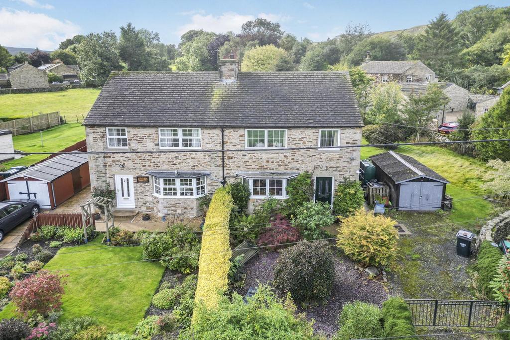 Hazel End Carperby, Leyburn DL8 4DE 3 bed semi-detached house - £300,000