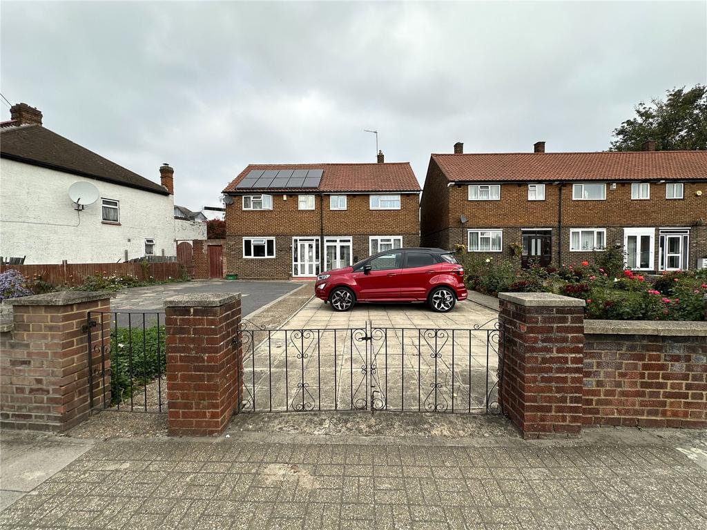 Bromley Road, London, SE6 3 bed semi-detached house for sale - £500,000