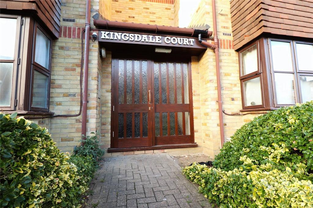 Kingsdale Court, Milton Road... Studio to rent - £800 pcm (£185 pw)