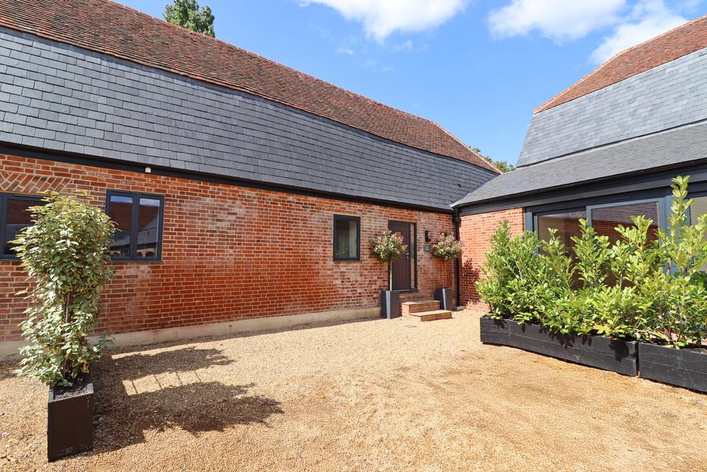 Church Lane, Beaumont 2 bed barn conversion to rent - £1,800 pcm (£415 pw)