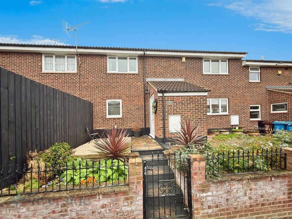 Woolsthorpe Grove, Hull HU7 3 bed terraced house - £125,000