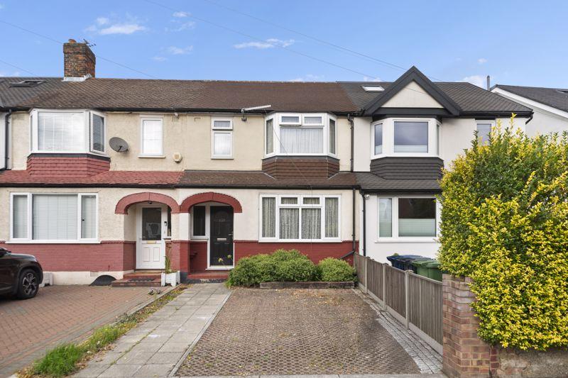Carr Road, Northolt 3 bed terraced house for sale - £540,000