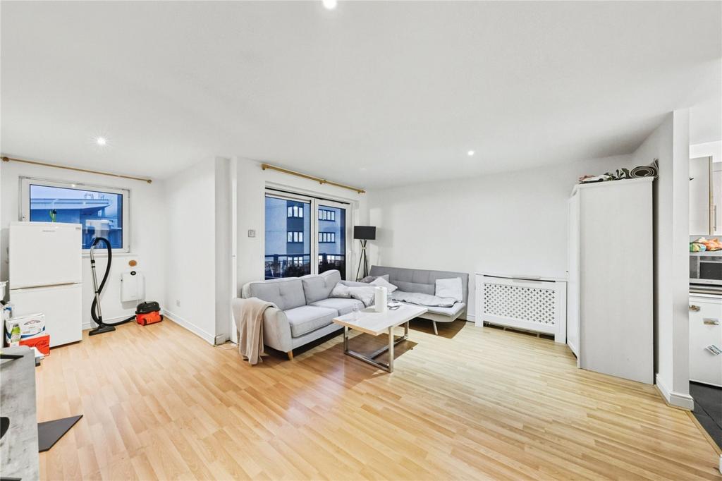 Fishguard Way, London, E16 1 bed flat - £1,500 pcm (£346 pw)