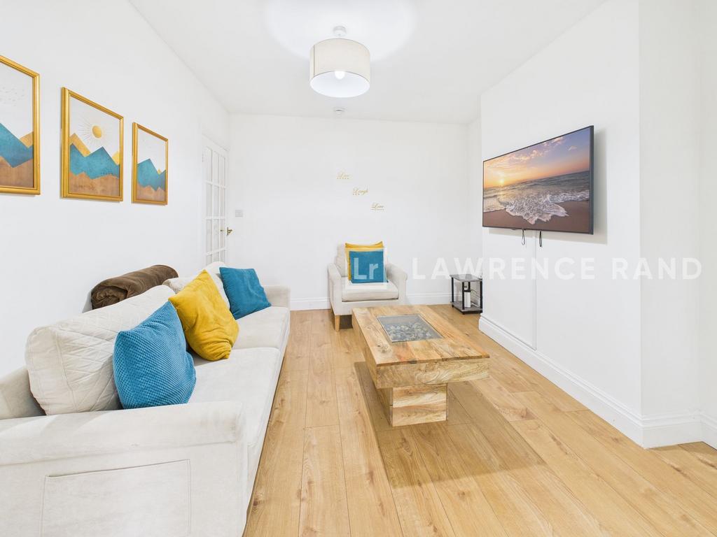 Stuart Avenue, Harrow, HA2 4 bed terraced house - £2,750 pcm (£635 pw)