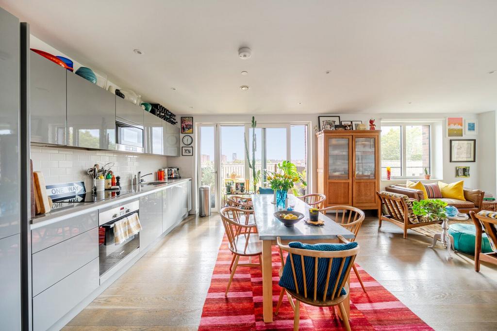 Heygate Street, Walworth, London, SE17 2 bed flat - £750,000