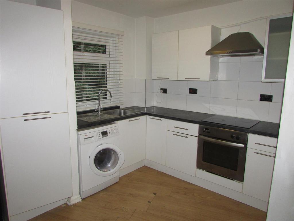 Roundmead, Stevenage 1 bed flat - £995 pcm (£230 pw)