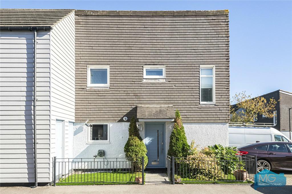Millson Close, London, N20 2 bed end of terrace house - £550,000