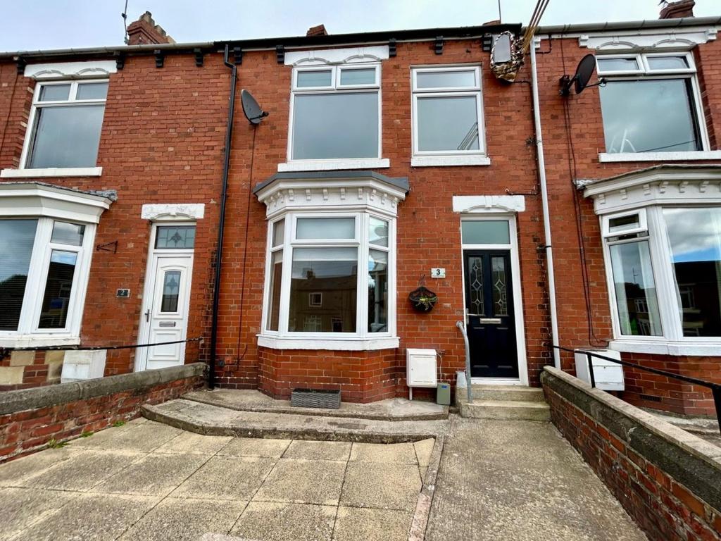 King Albert Place, Crook 3 bed terraced house - £695 pcm (£160 pw)