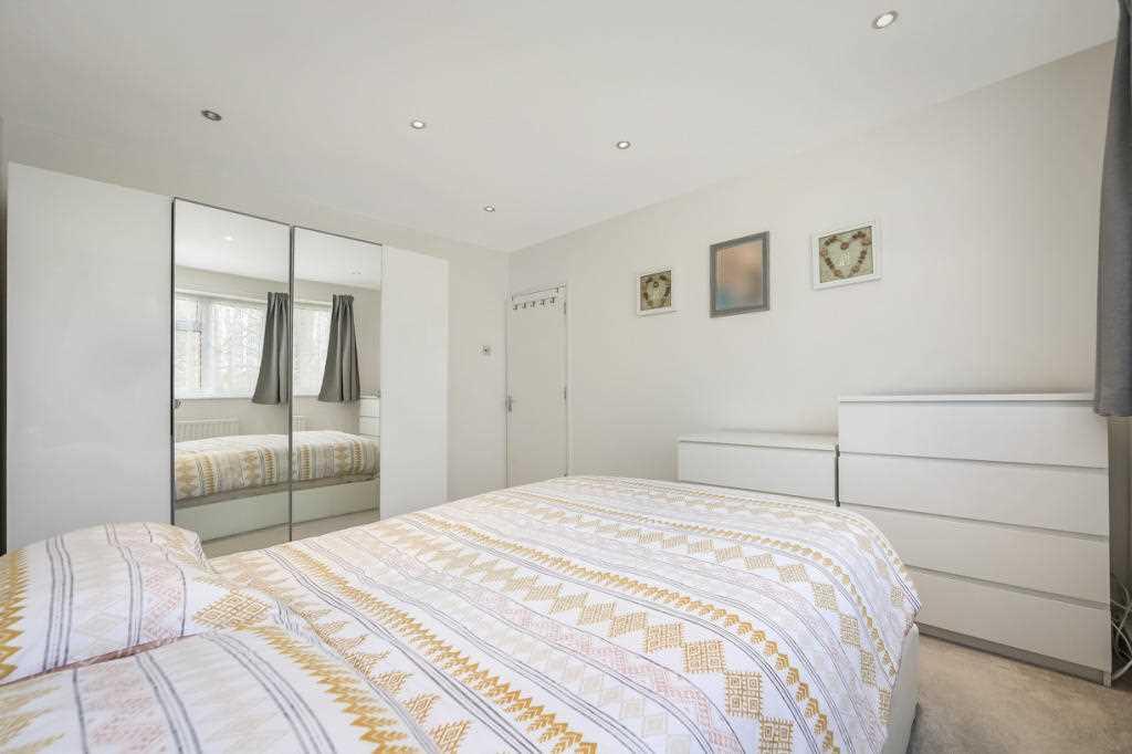 Winston Court, Harrow 3 bed maisonette - £2,200 pcm (£508 pw)