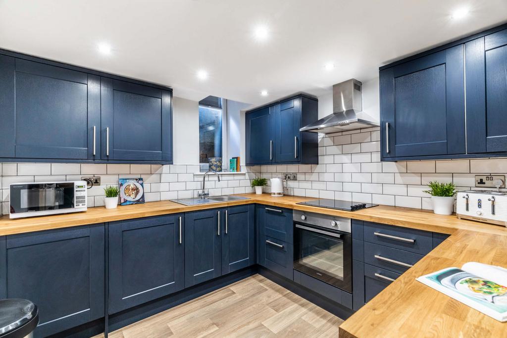 Quarry Street, Leeds LS6 5 bed house - £3,098 pcm (£715 pw)