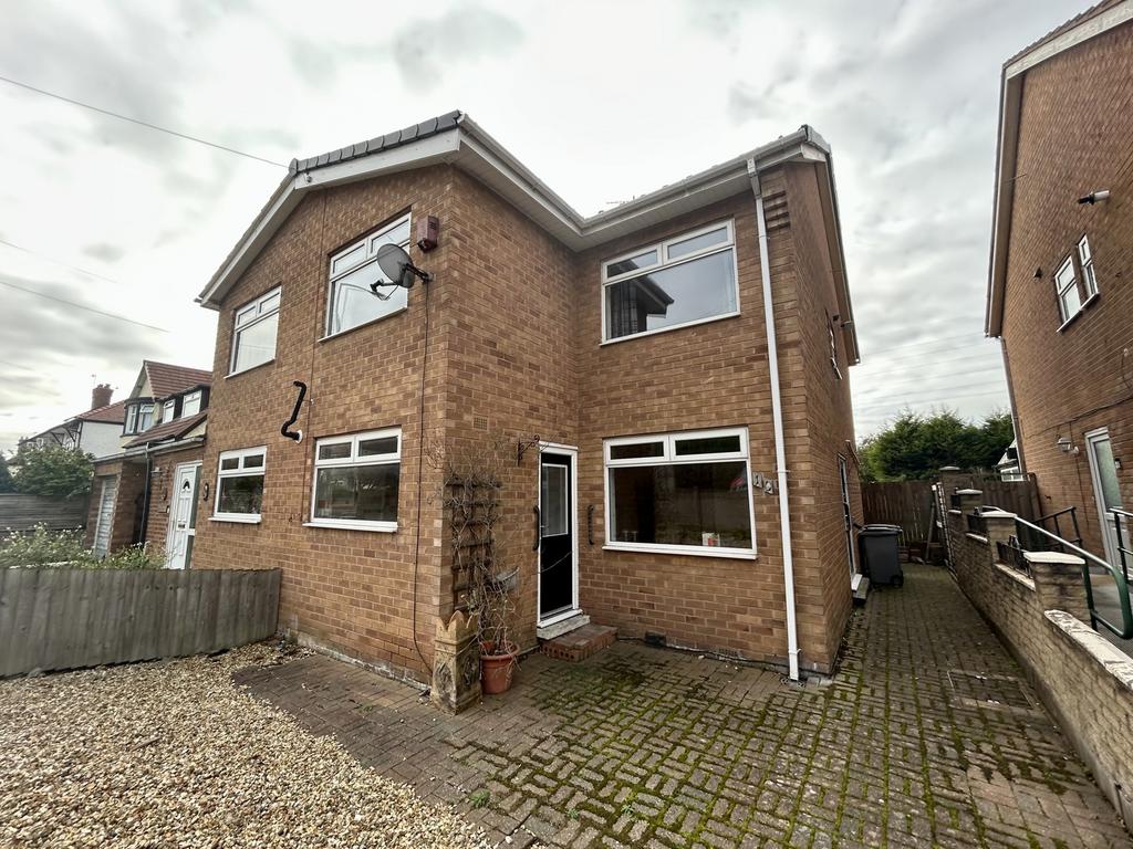Noctorum Avenue, Prenton, Merseyside... 3 bed semi-detached house - £ ...