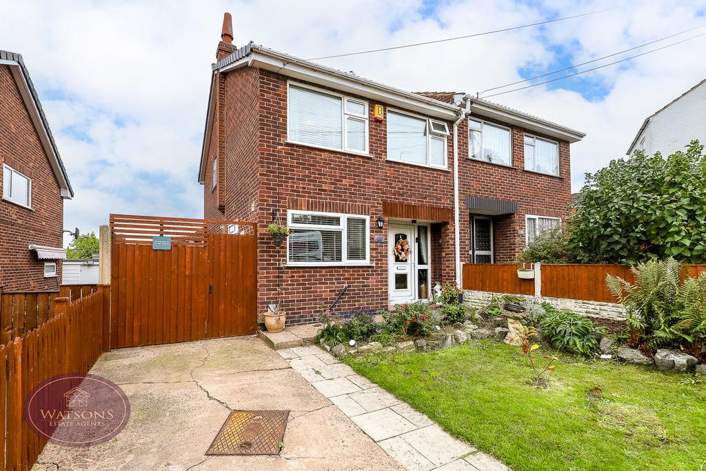 Lynncroft, Eastwood, Nottingham, NG16 3 bed semi-detached house for ...