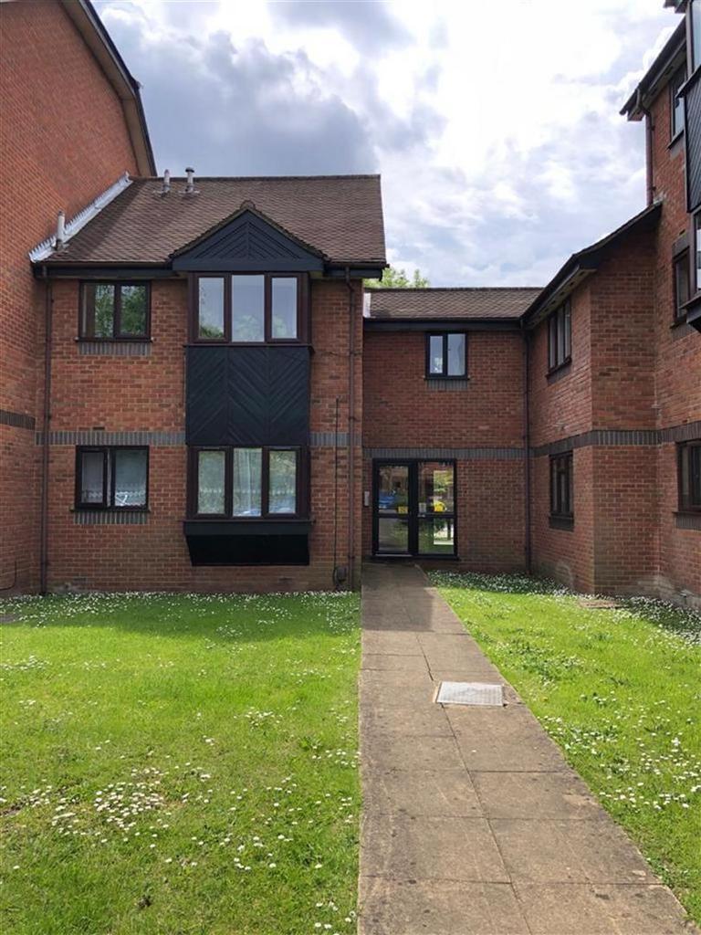 Willenhall Drive, Hayes, UB3 2UX 1 bed flat - £1,350 pcm (£312 pw)