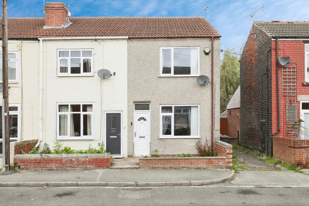 Meadow Street, Sheffield S25 2 bed end of terrace house - £80,000