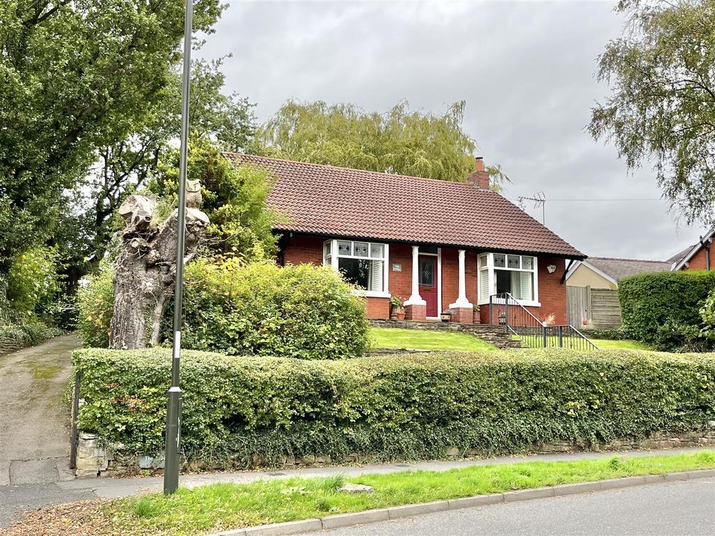 Primrose Lane, Simmondley, Glossop 4 bed detached bungalow for sale - £ ...