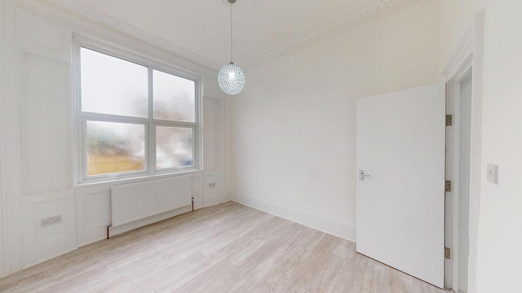 Beaconsfield Road, London, N11 1 bed flat - £1,400 pcm (£323 pw)