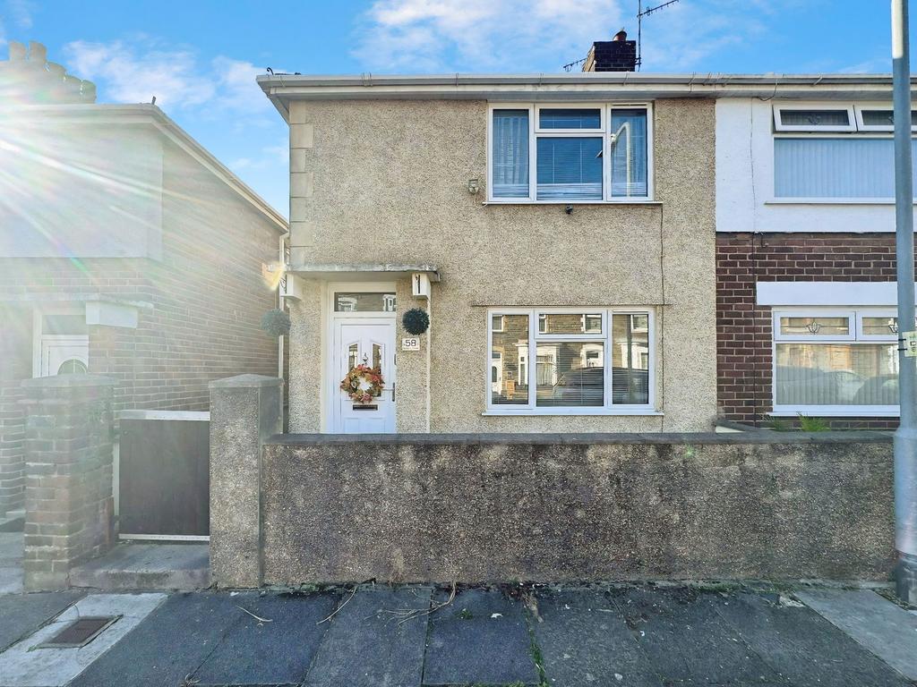 Victoria Street, Neath SA11 3 bed semi-detached house - £125,000