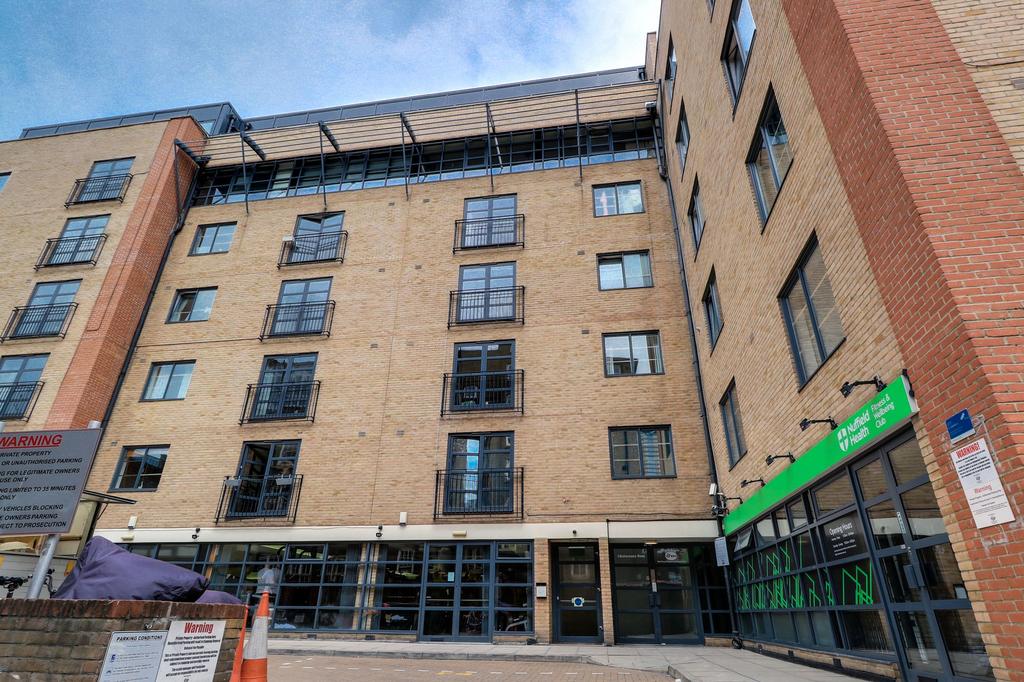 Bateman's Row, London, EC2A 1 bed flat - £2,250 pcm (£519 pw)