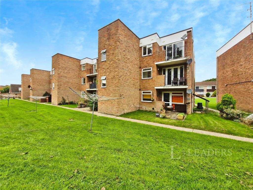 Bracken Crescent, Bishopstoke, SO50 2 bed flat to rent - £1,050 pcm (£ ...