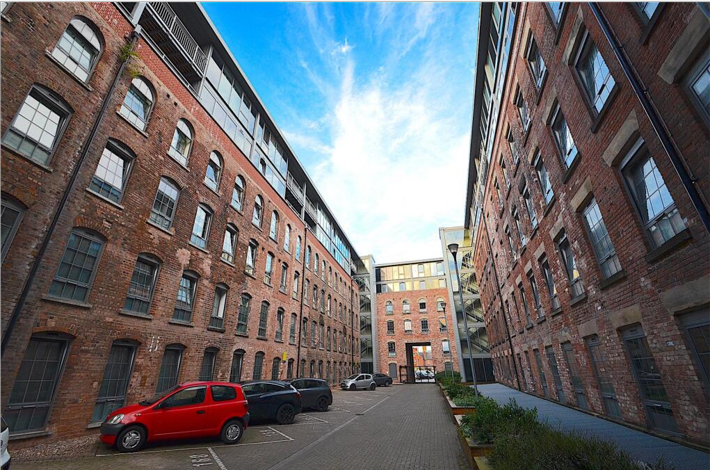 Block 3 The Hicking Building, Queens... 2 bed flat - £950 pcm (£219 pw)