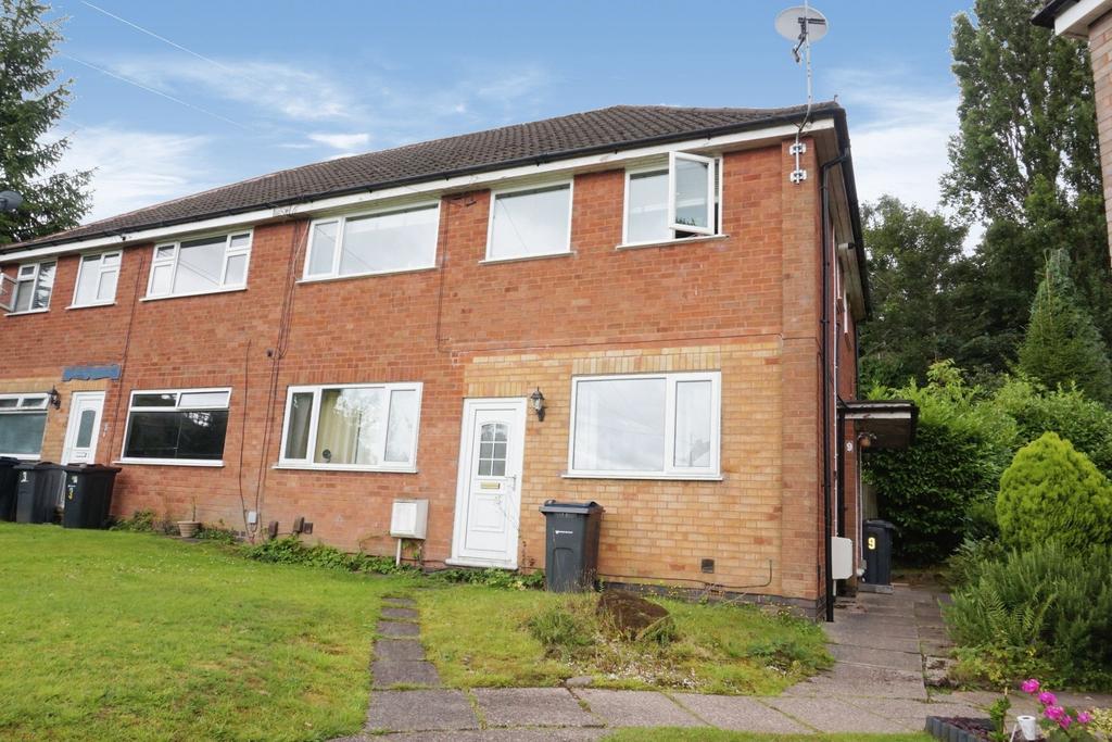Sandy Croft, Sutton Coldfield B72 2 bed property - £900 pcm (£208 pw)
