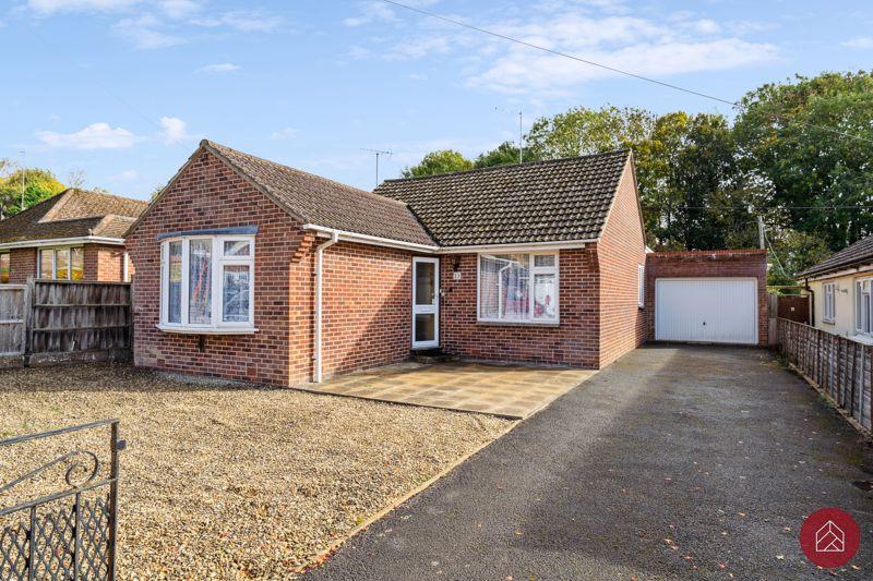 Manor Drive, Oxford OX33 2 bed detached bungalow for sale - £400,000