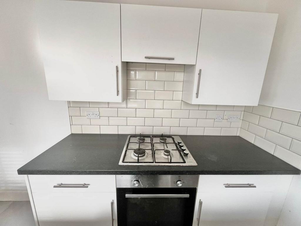 Overhill Terrace, Gateshead NE8 2 bed flat - £640 pcm (£148 pw)