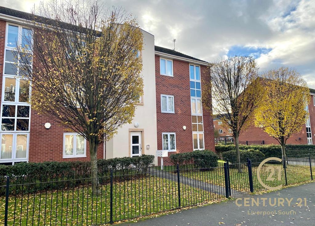 Alderman Road, Hunts Cross... 2 bed apartment - £825 pcm (£190 pw)