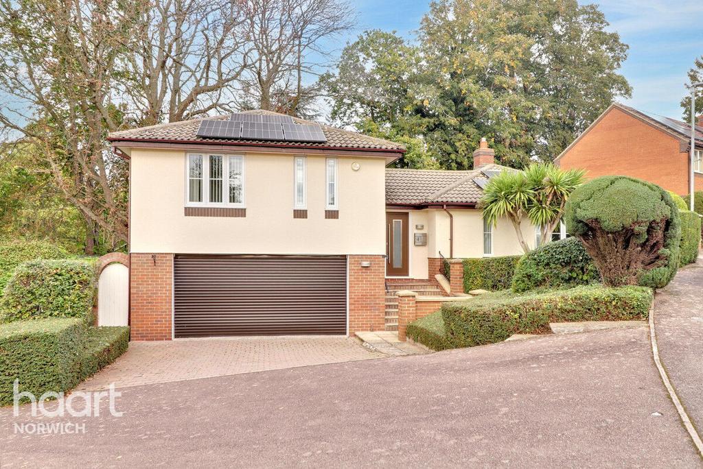 Princess Beatrice Close, Norwich 3 bed detached bungalow - £475,000