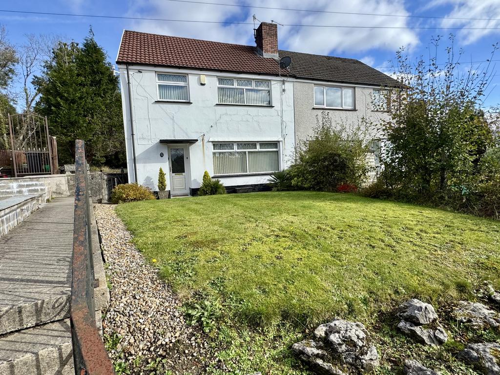 Merthyr Tydfil CF47 3 bed semi-detached house - £200,000