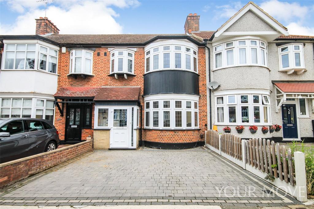 Glenwood Drive, Romford RM2 3 bed house - £2,300 pcm (£531 pw)