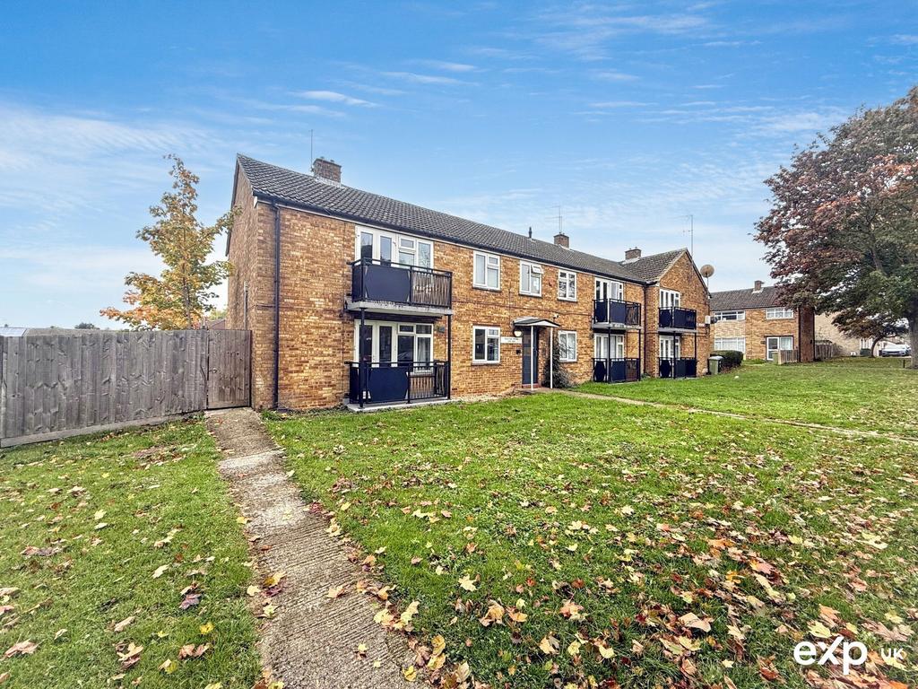 Whaddon Way, Milton Keynes MK3 2 bed maisonette - £125,000