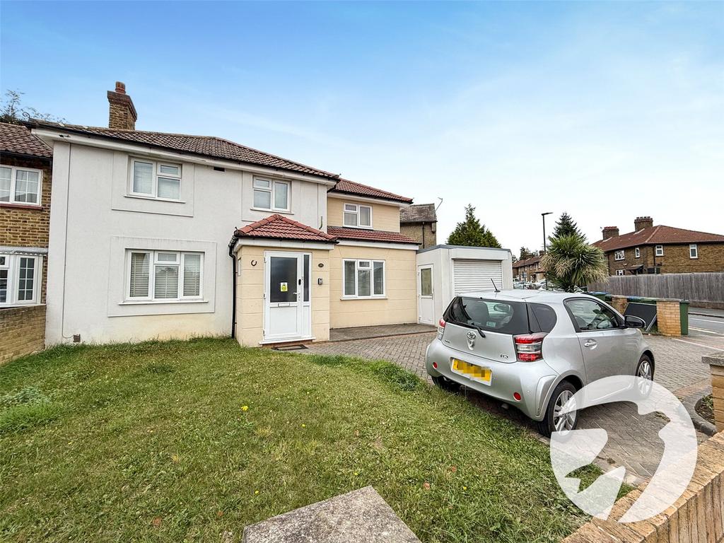 Ealdham Square, London, SE9 4 bed end of terrace house - £800,000