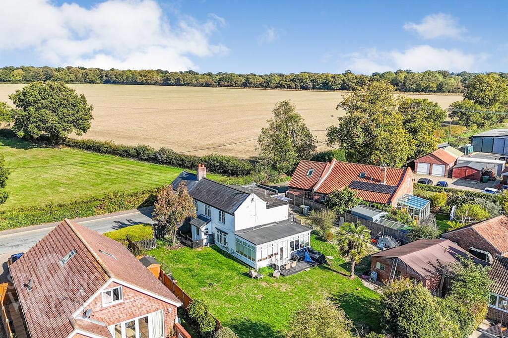 Post Office Road, Little Plumstead... 5 bed detached house for sale - £ ...