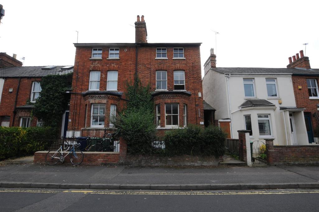 James Street 5 bed house - £3,895 pcm (£899 pw)